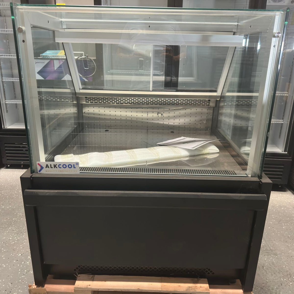 The Ultimate Meat Showcase Refrigerator: A Must-Have for Butcher Shops ...